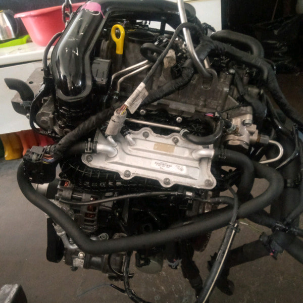 Volkswagen (VW) Golf 1.0L 3CyL CHZ Engine